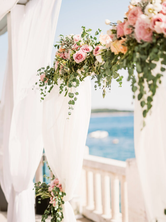 13 Stunning Spring Wedding Theme Ideas - My White Sand Wedding